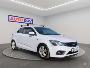 White Kia Ceed 2012 in Vilnius, with an engine capacity of 1.60 L and mileage of 189 thousand km for 3999 €, photo 8 on AUTOMOTO.COM.LV