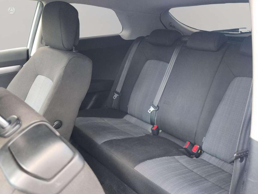 White Kia Ceed 2012 in Vilnius, with an engine capacity of 1.60 L and mileage of 189 thousand km for 3999 €, photo 11 on AUTOMOTO.COM.LV