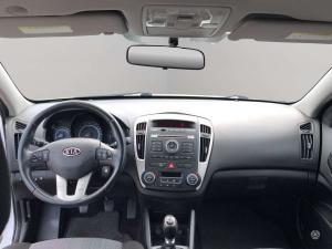 White Kia Ceed 2012 in Vilnius, with an engine capacity of 1.60 L and mileage of 189 thousand km for 3999 €, photo 12 on AUTOMOTO.COM.LV