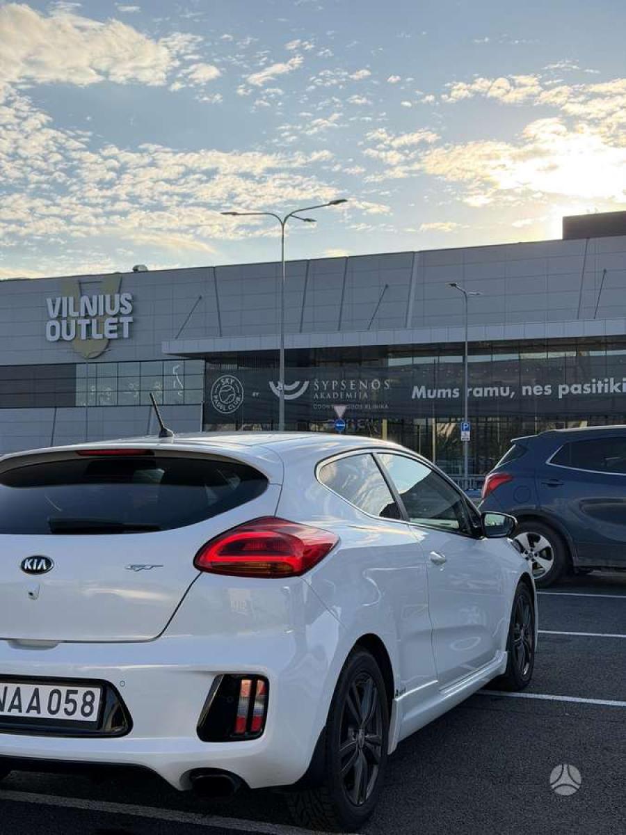Balts Kia Ceed 2015 Viļņa, ar dzinēja tilpumu 1.59 L un nobraukumu 190 tūkst. km par 6100 €, foto 5 vietnē AUTOMOTO.COM.LV