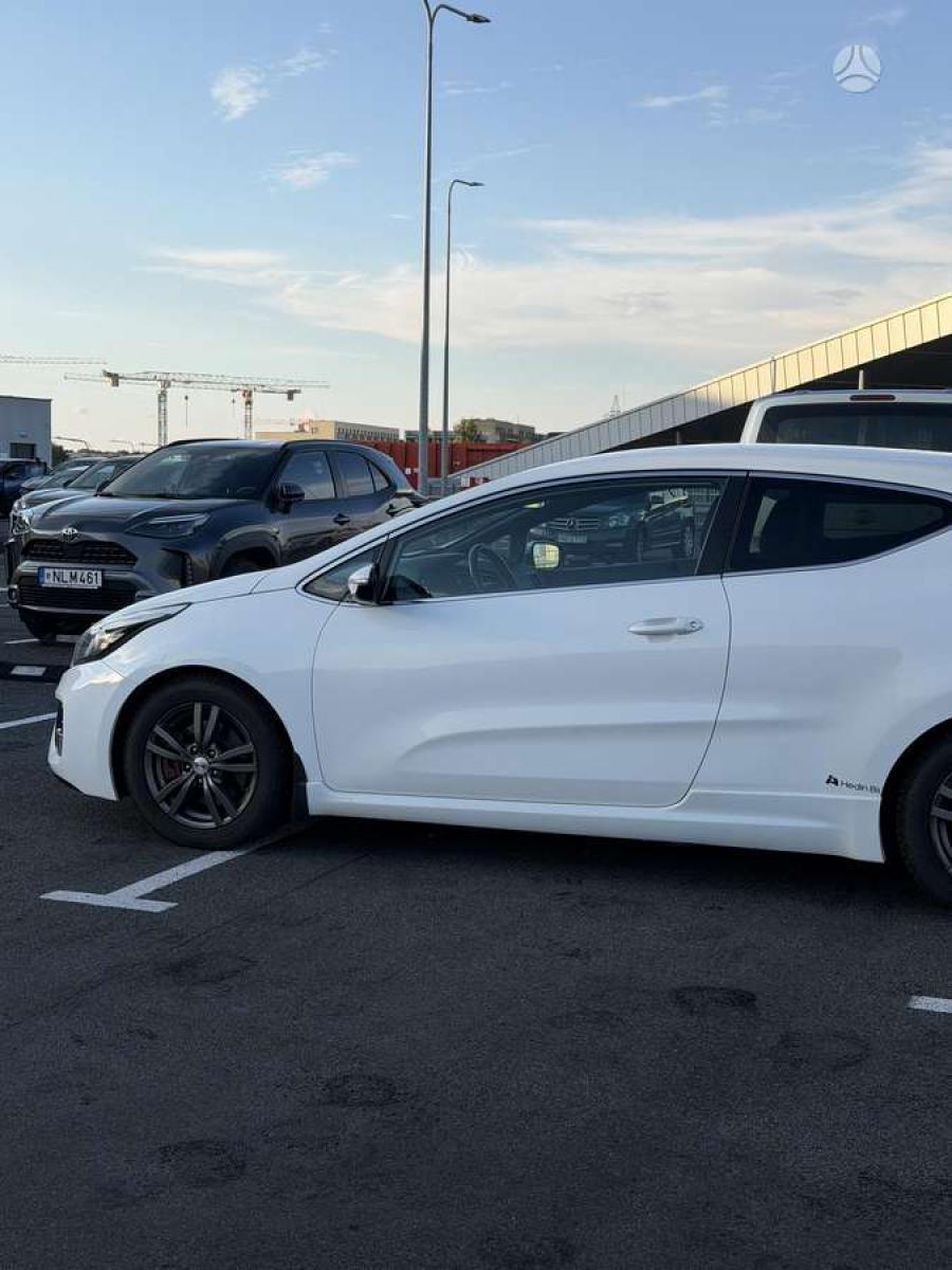 Balts Kia Ceed 2015 Viļņa, ar dzinēja tilpumu 1.59 L un nobraukumu 190 tūkst. km par 6100 €, foto 6 vietnē AUTOMOTO.COM.LV