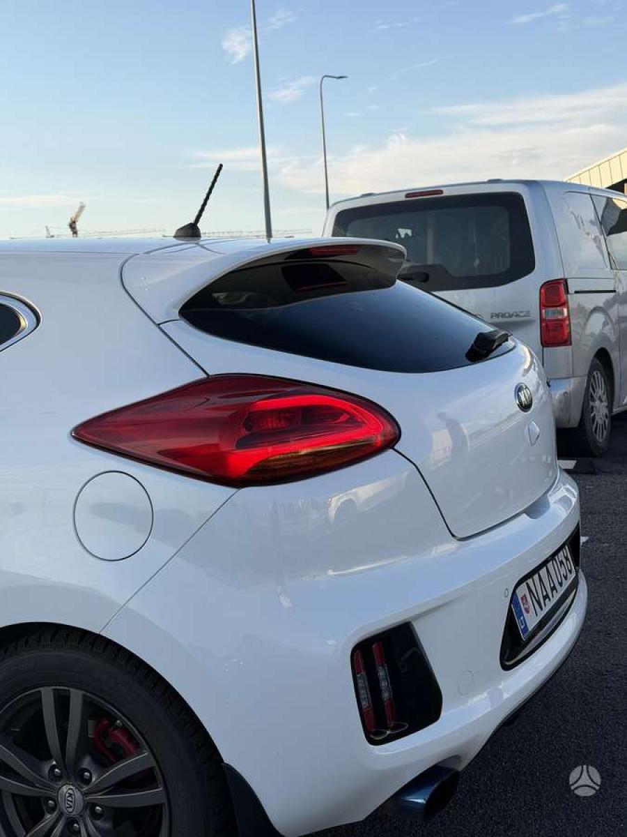 Balts Kia Ceed 2015 Viļņa, ar dzinēja tilpumu 1.59 L un nobraukumu 190 tūkst. km par 6100 €, foto 7 vietnē AUTOMOTO.COM.LV