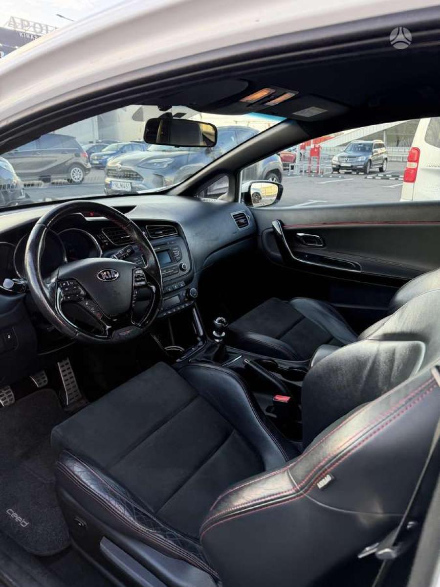 Balts Kia Ceed 2015 Viļņa, ar dzinēja tilpumu 1.59 L un nobraukumu 190 tūkst. km par 6100 €, foto 8 vietnē AUTOMOTO.COM.LV