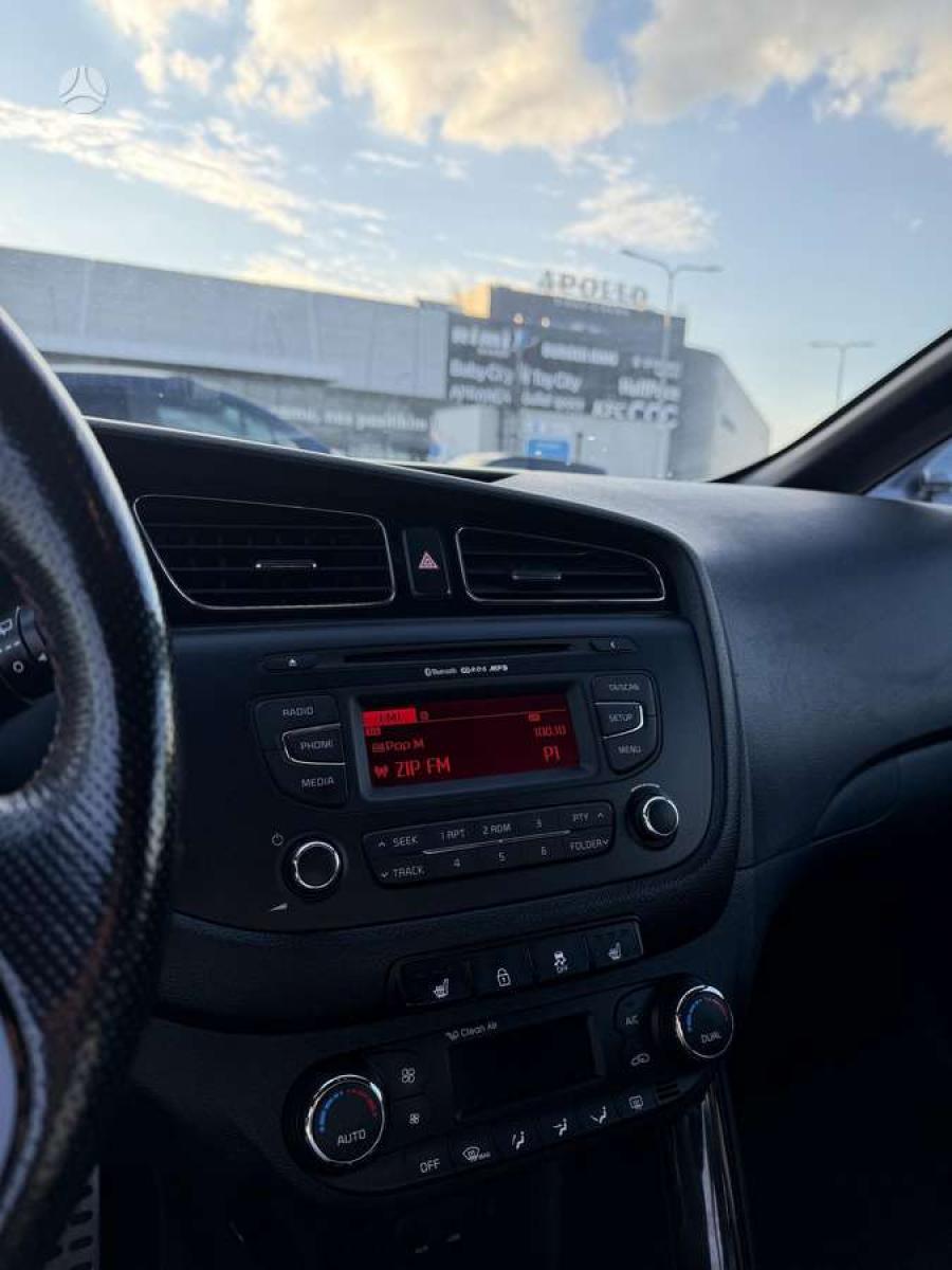 Balts Kia Ceed 2015 Viļņa, ar dzinēja tilpumu 1.59 L un nobraukumu 190 tūkst. km par 6100 €, foto 12 vietnē AUTOMOTO.COM.LV