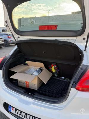 Balts Kia Ceed 2015 Viļņa, ar dzinēja tilpumu 1.59 L un nobraukumu 190 tūkst. km par 6100 €, foto 13 vietnē AUTOMOTO.COM.LV