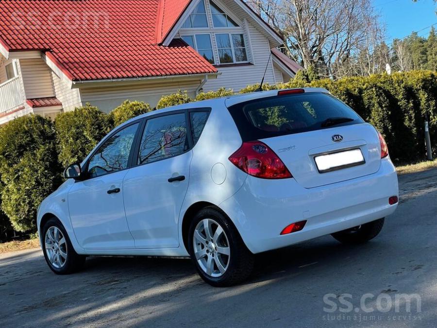 White Kia Ceed 2007 in Riga, with an engine capacity of 1.40 L and mileage of 148 thousand km for 3100 €, photo 7 on AUTOMOTO.COM.LV