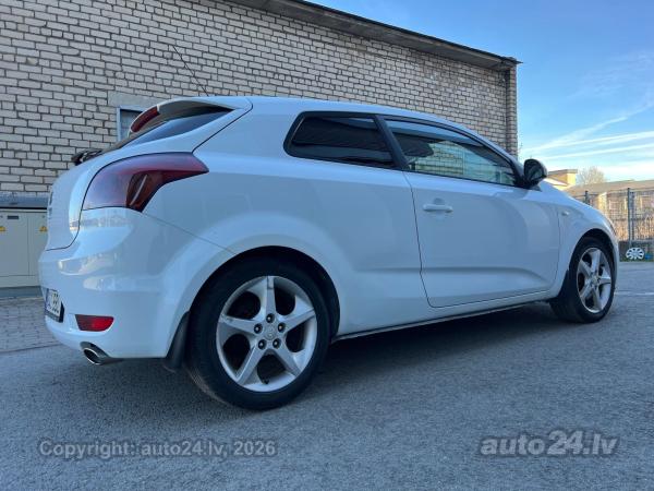 White Kia Ceed 2008 in Narva, with an engine capacity of 1.60 L and mileage of 1710 thousand km for 1999 €, photo 9 on AUTOMOTO.COM.LV