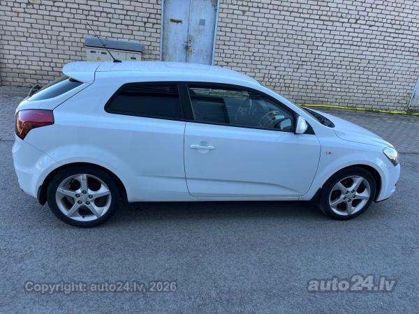 White Kia Ceed 2008 in Narva, with an engine capacity of 1.60 L and mileage of 1710 thousand km for 1999 €, photo 10 on AUTOMOTO.COM.LV