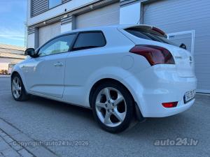 White Kia Ceed 2008 in Narva, with an engine capacity of 1.60 L and mileage of 1710 thousand km for 1999 €, photo 12 on AUTOMOTO.COM.LV