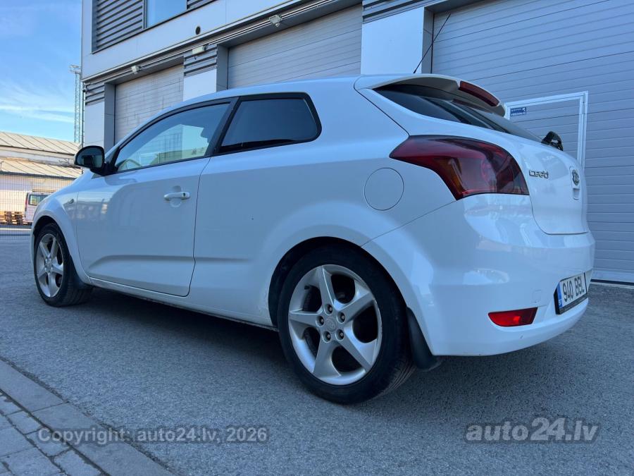 White Kia Ceed 2008 in Narva, with an engine capacity of 1.60 L and mileage of 1710 thousand km for 1999 €, photo 12 on AUTOMOTO.COM.LV