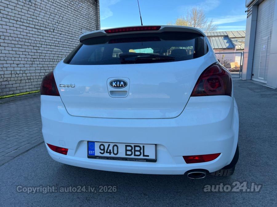 White Kia Ceed 2008 in Narva, with an engine capacity of 1.60 L and mileage of 1710 thousand km for 1999 €, photo 14 on AUTOMOTO.COM.LV
