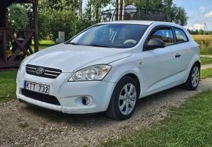 Белый Киа Сид 2008 в Утена, объемом двигателя 1.60 л и пробегом 234 тыс. км за 750 €, фото 3 на AUTOMOTO.COM.LV