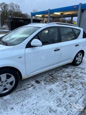 Balts Kia Ceed 2008 Viļņa, ar dzinēja tilpumu 1.60 L un nobraukumu 263 tūkst. km par 800 €, foto 5 vietnē AUTOMOTO.COM.LV