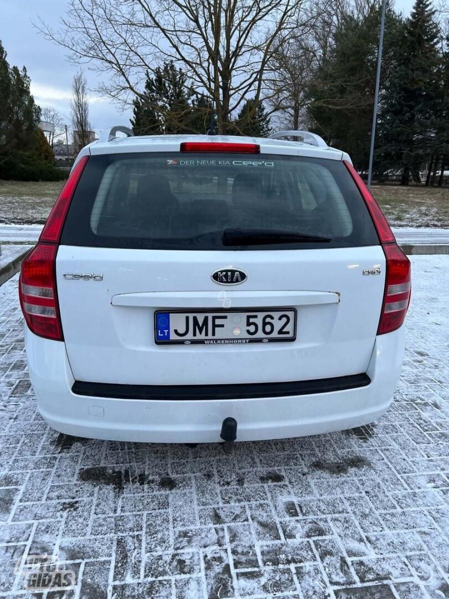 Balts Kia Ceed 2008 Viļņa, ar dzinēja tilpumu 1.60 L un nobraukumu 263 tūkst. km par 800 €, foto 6 vietnē AUTOMOTO.COM.LV
