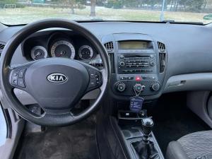 Balts Kia Ceed 2008 Viļņa, ar dzinēja tilpumu 1.60 L un nobraukumu 263 tūkst. km par 800 €, foto 7 vietnē AUTOMOTO.COM.LV