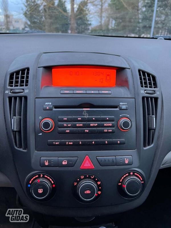 Balts Kia Ceed 2008 Viļņa, ar dzinēja tilpumu 1.60 L un nobraukumu 263 tūkst. km par 800 €, foto 7 vietnē AUTOMOTO.COM.LV