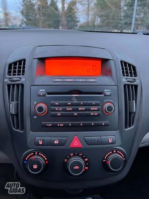 Balts Kia Ceed 2008 Viļņa, ar dzinēja tilpumu 1.60 L un nobraukumu 263 tūkst. km par 800 €, foto 8 vietnē AUTOMOTO.COM.LV