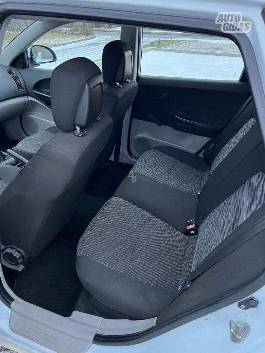 Balts Kia Ceed 2008 Viļņa, ar dzinēja tilpumu 1.60 L un nobraukumu 263 tūkst. km par 800 €, foto 10 vietnē AUTOMOTO.COM.LV