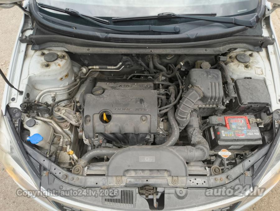 White Kia Ceed 2011 in Tallinn, with an engine capacity of 1.40 L and mileage of 154 thousand km for 2500 €, photo 10 on AUTOMOTO.COM.LV