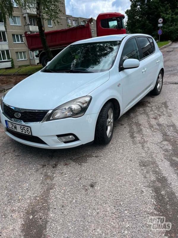 Balts Kia Ceed 2011 Viļņa, ar dzinēja tilpumu 1.60 L un nobraukumu 276 tūkst. km par 2100 €, foto 1 vietnē AUTOMOTO.COM.LV
