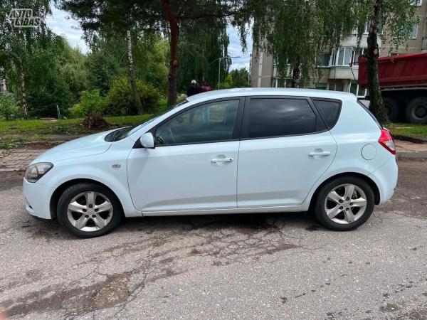 Balts Kia Ceed 2011 Viļņa, ar dzinēja tilpumu 1.60 L un nobraukumu 276 tūkst. km par 2100 €, foto 2 vietnē AUTOMOTO.COM.LV