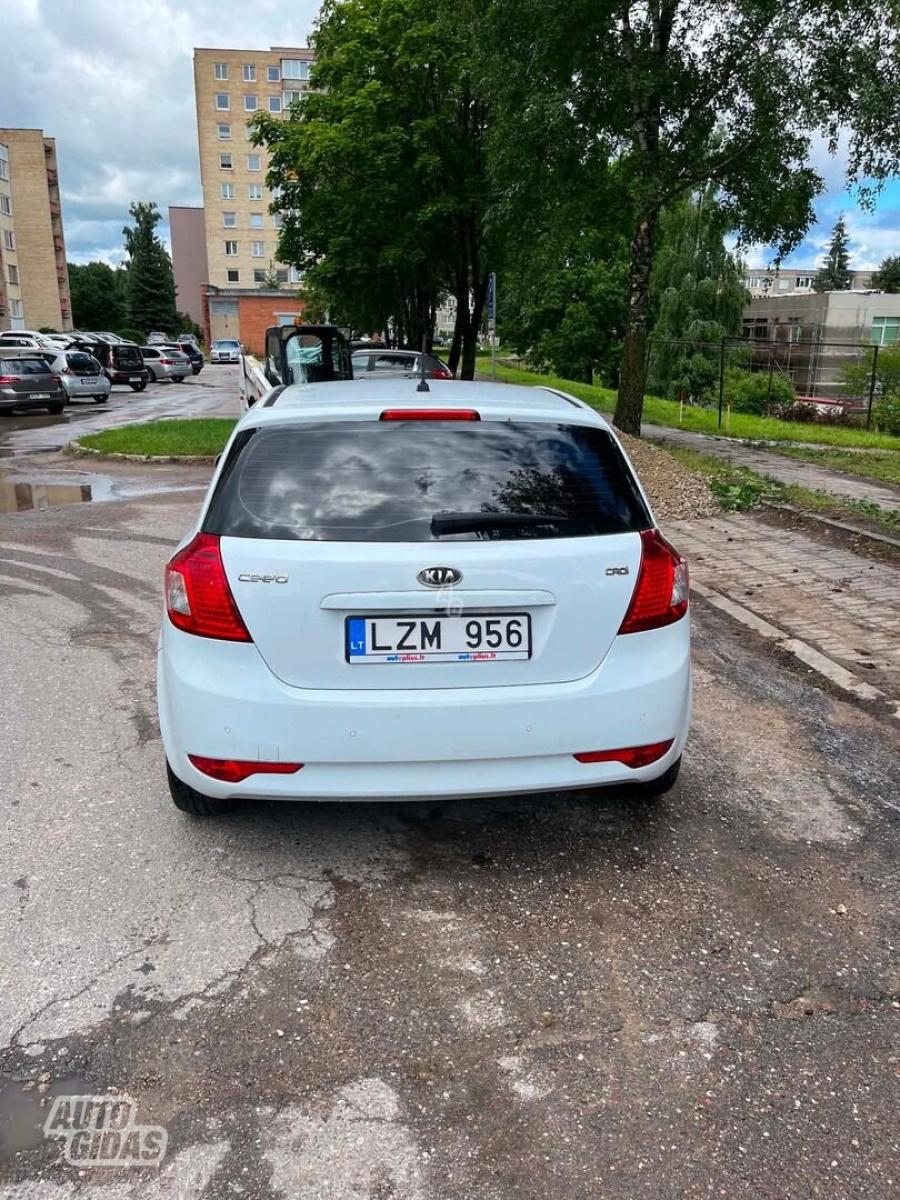 Balts Kia Ceed 2011 Viļņa, ar dzinēja tilpumu 1.60 L un nobraukumu 276 tūkst. km par 2100 €, foto 6 vietnē AUTOMOTO.COM.LV