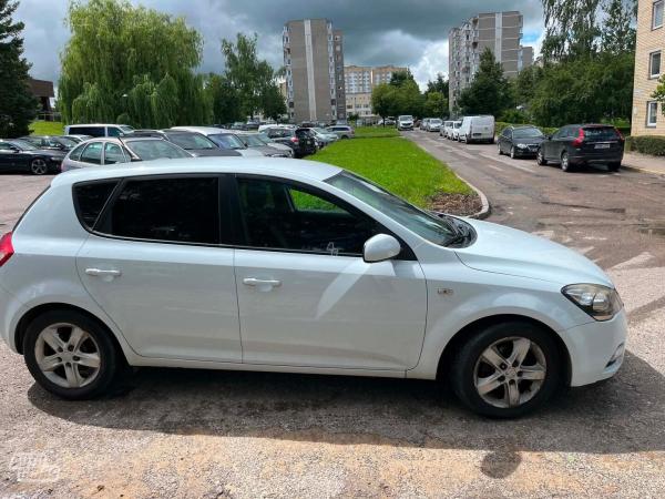 Balts Kia Ceed 2011 Viļņa, ar dzinēja tilpumu 1.60 L un nobraukumu 276 tūkst. km par 2100 €, foto 6 vietnē AUTOMOTO.COM.LV