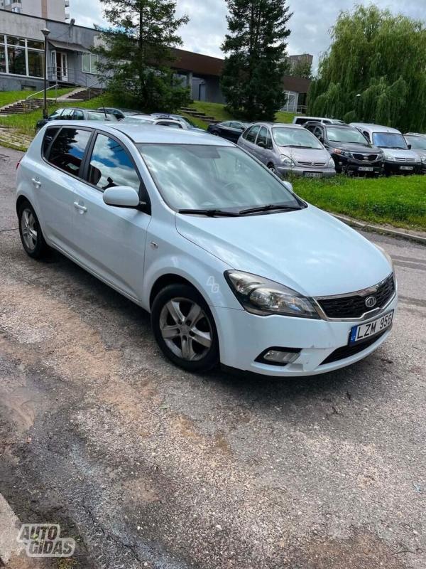 Balts Kia Ceed 2011 Viļņa, ar dzinēja tilpumu 1.60 L un nobraukumu 276 tūkst. km par 2100 €, foto 7 vietnē AUTOMOTO.COM.LV