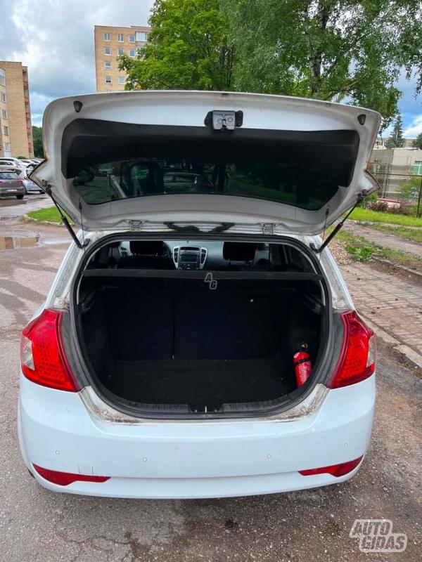 Balts Kia Ceed 2011 Viļņa, ar dzinēja tilpumu 1.60 L un nobraukumu 276 tūkst. km par 2100 €, foto 8 vietnē AUTOMOTO.COM.LV