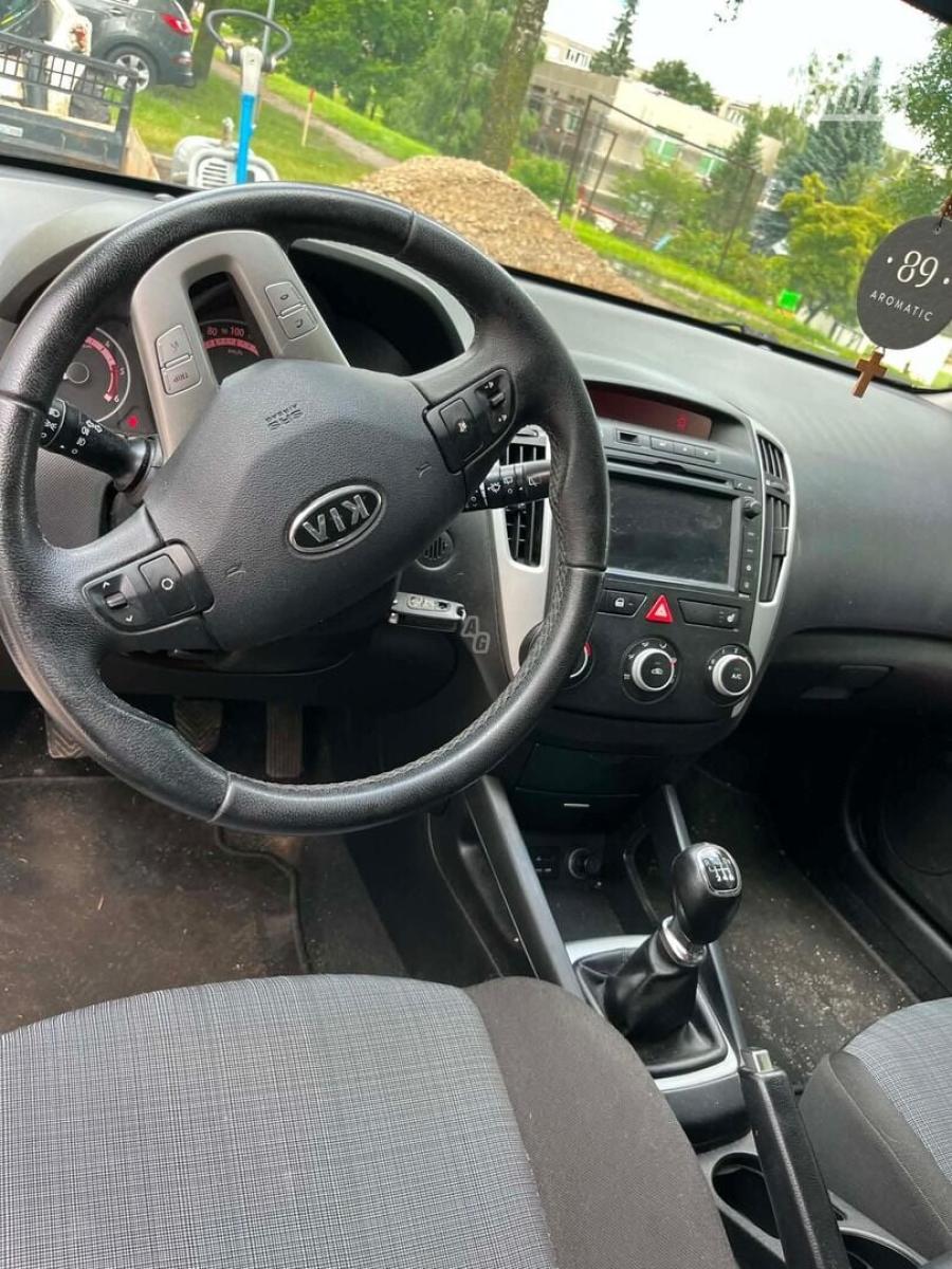 Balts Kia Ceed 2011 Viļņa, ar dzinēja tilpumu 1.60 L un nobraukumu 276 tūkst. km par 2100 €, foto 10 vietnē AUTOMOTO.COM.LV