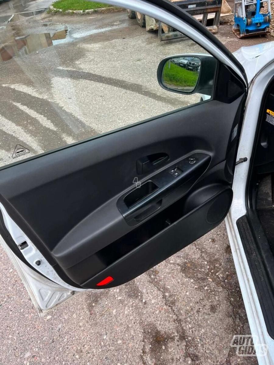 Balts Kia Ceed 2011 Viļņa, ar dzinēja tilpumu 1.60 L un nobraukumu 276 tūkst. km par 2100 €, foto 14 vietnē AUTOMOTO.COM.LV