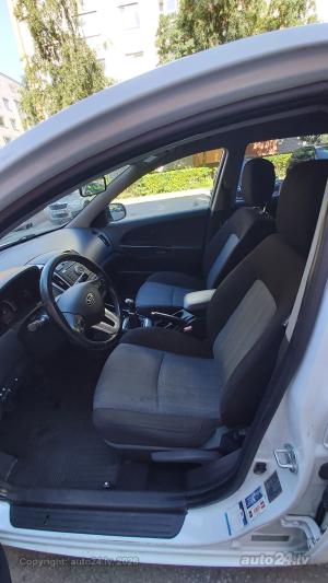 Balts Kia Ceed 2011 Tartu, ar dzinēja tilpumu 1.40 L un nobraukumu 180 tūkst. km par 2600 €, foto 3 vietnē AUTOMOTO.COM.LV