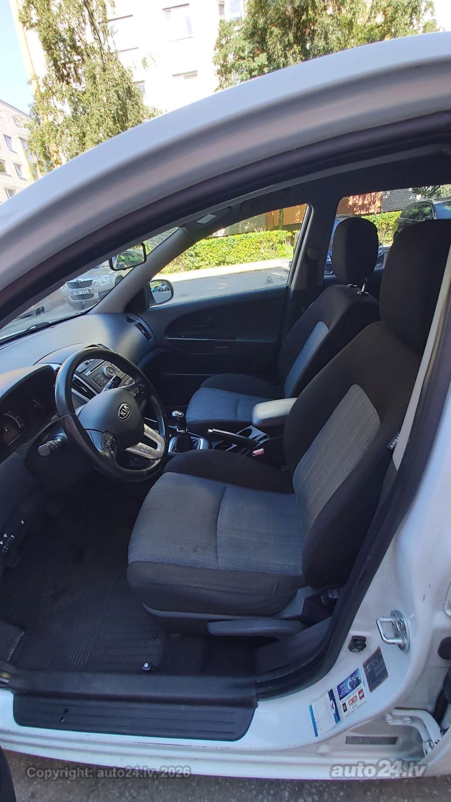 Balts Kia Ceed 2011 Tartu, ar dzinēja tilpumu 1.40 L un nobraukumu 180 tūkst. km par 2600 €, foto 3 vietnē AUTOMOTO.COM.LV