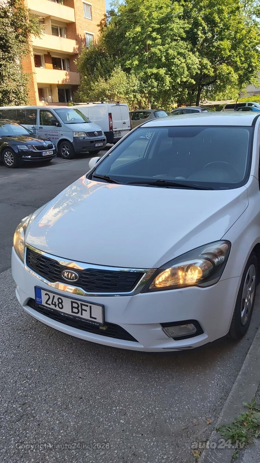 Balts Kia Ceed 2011 Tartu, ar dzinēja tilpumu 1.40 L un nobraukumu 180 tūkst. km par 2600 €, foto 12 vietnē AUTOMOTO.COM.LV