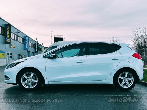 White Kia Ceed 2012 in Tallinn, with an engine capacity of 1.60 L and mileage of 129 thousand km for 8000 €, photo 4 on AUTOMOTO.COM.LV
