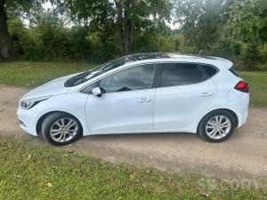 White Kia Ceed 2012 in Gulbene, with an engine capacity of 1.60 L and mileage of 292 thousand km for 3300 €, photo 5 on AUTOMOTO.COM.LV