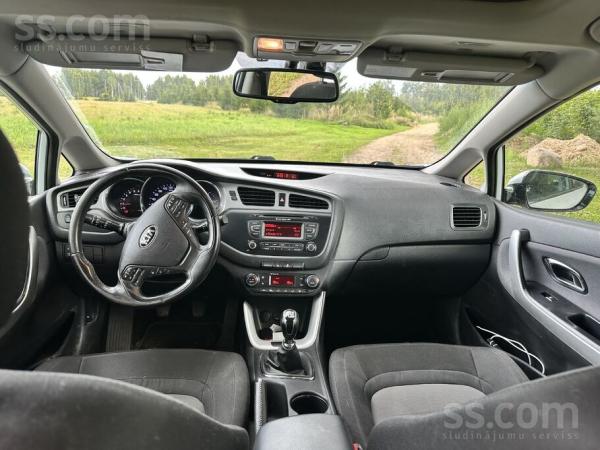 White Kia Ceed 2012 in Gulbene, with an engine capacity of 1.60 L and mileage of 292 thousand km for 3300 €, photo 7 on AUTOMOTO.COM.LV