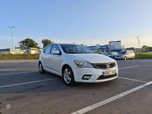 Balts Kia Ceed 2012 Klaipėda, ar dzinēja tilpumu 1.58 L un nobraukumu 310 tūkst. km par 2750 €, foto  vietnē AUTOMOTO.COM.LV