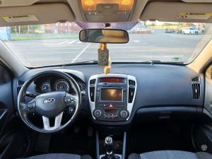 White Kia Ceed 2012 in Klaipeda, with an engine capacity of 1.58 L and mileage of 310 thousand km for 2750 €, photo 12 on AUTOMOTO.COM.LV