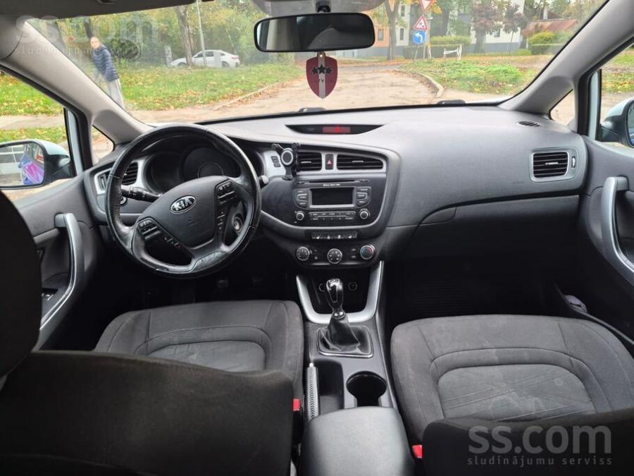 Balts Kia Ceed 2012 Rīga, ar dzinēja tilpumu 1.40 L un nobraukumu 231 tūkst. km par 2200 €, foto 8 vietnē AUTOMOTO.COM.LV