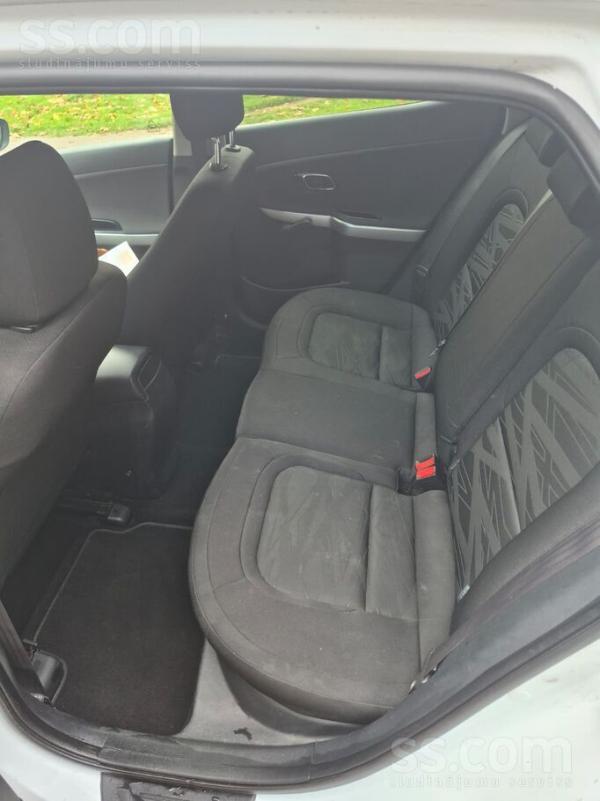 Balts Kia Ceed 2012 Rīga, ar dzinēja tilpumu 1.40 L un nobraukumu 231 tūkst. km par 2200 €, foto 9 vietnē AUTOMOTO.COM.LV