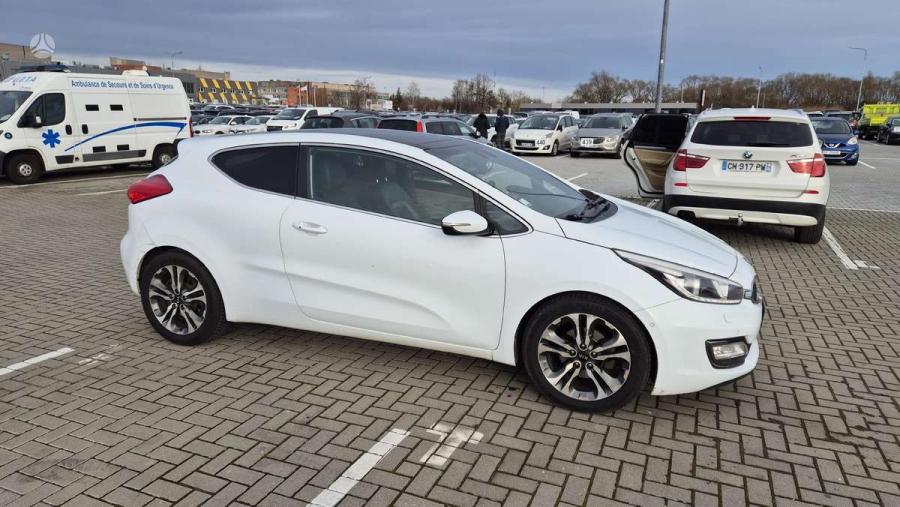Balts Kia Ceed 2013 Tauragė, ar dzinēja tilpumu 1.60 L un nobraukumu 255 tūkst. km par 4400 €, foto 3 vietnē AUTOMOTO.COM.LV