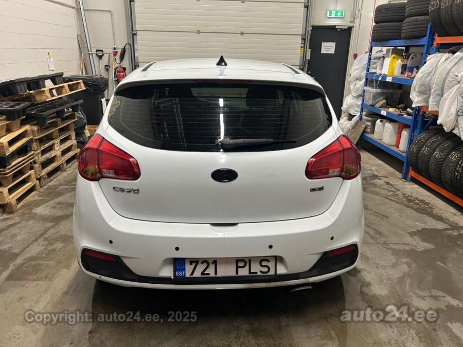 White Kia Ceed 2013 in Tallinn, with an engine capacity of 1.60 L and mileage of 121 thousand km for 6500 €, photo 4 on AUTOMOTO.COM.LV