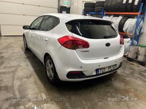 White Kia Ceed 2013 in Tallinn, with an engine capacity of 1.60 L and mileage of 121 thousand km for 6500 €, photo 6 on AUTOMOTO.COM.LV