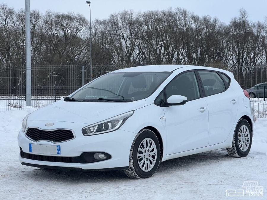 White Kia Ceed 2013 in Taurage, with an engine capacity of 1.40 L and mileage of 246 thousand km for 3950 €, photo 1 on AUTOMOTO.COM.LV