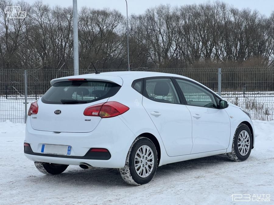 White Kia Ceed 2013 in Taurage, with an engine capacity of 1.40 L and mileage of 246 thousand km for 3950 €, photo 5 on AUTOMOTO.COM.LV