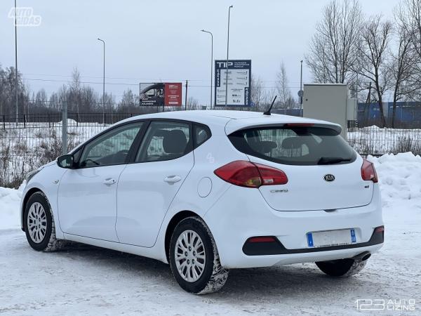 White Kia Ceed 2013 in Taurage, with an engine capacity of 1.40 L and mileage of 246 thousand km for 3950 €, photo 7 on AUTOMOTO.COM.LV