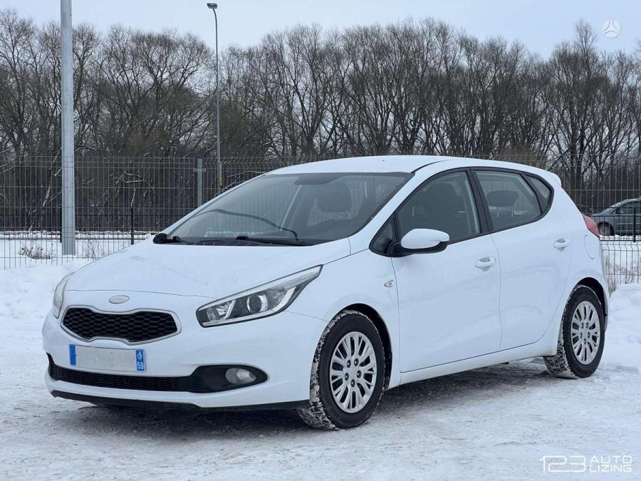 White Kia Ceed 2013 in Taurage, with an engine capacity of 1.40 L and mileage of 246 thousand km for 3950 €, photo 1 on AUTOMOTO.COM.LV