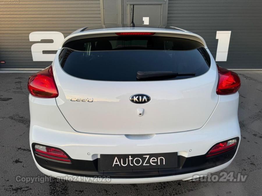 Balts Kia Ceed 2013 Tallina, ar dzinēja tilpumu 1.60 L un nobraukumu 144 tūkst. km par 5495 €, foto 4 vietnē AUTOMOTO.COM.LV