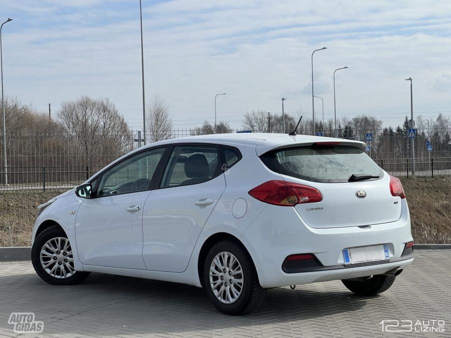 White Kia Ceed 2013 in Taurage, with an engine capacity of 1.40 L and mileage of 246 thousand km for 3750 €, photo 5 on AUTOMOTO.COM.LV